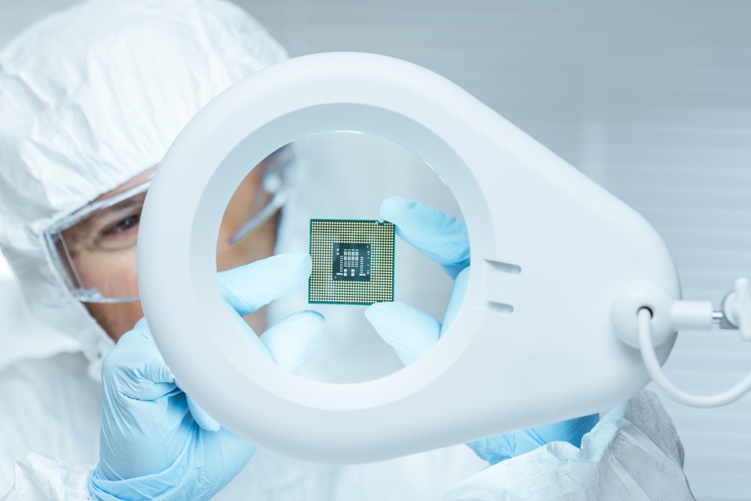 Vacuum Sealing Electronics Components | HenkelmanAUS